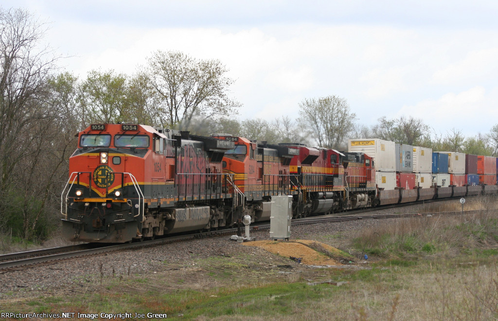 BNSF 1054